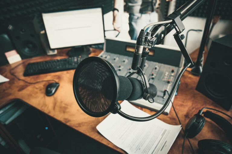 Practical Home Music Studio Design and Decor Ideas